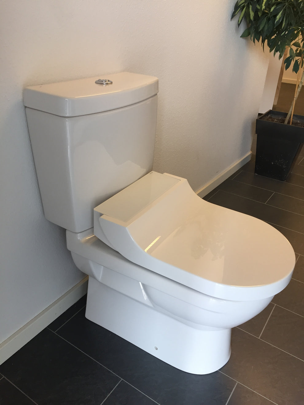 Geberit AquaClean Tuma Classic med gulvstående toilet – SmartHome